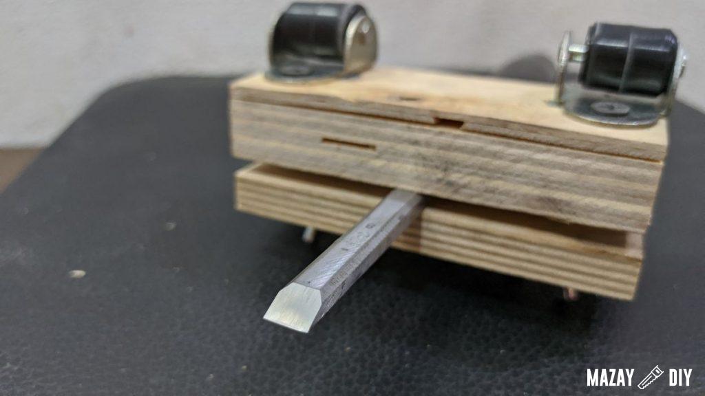 Homemade Jig for Sharpening Chisels and Plane Blades